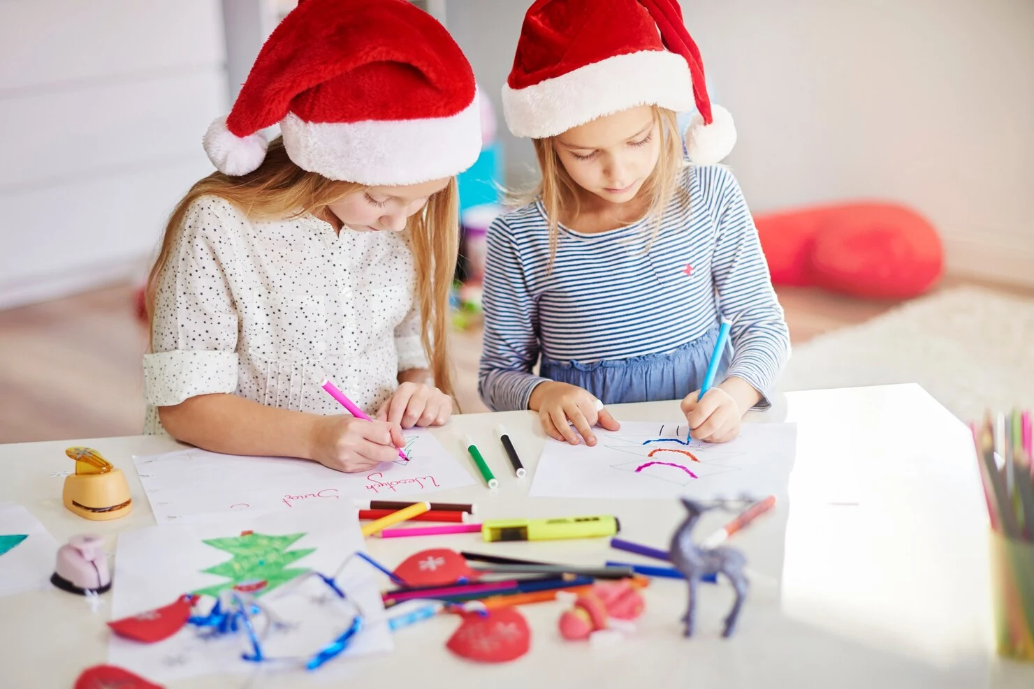 25 Fun Christmas Activities For Kids 2024: Crafts, Games, And More