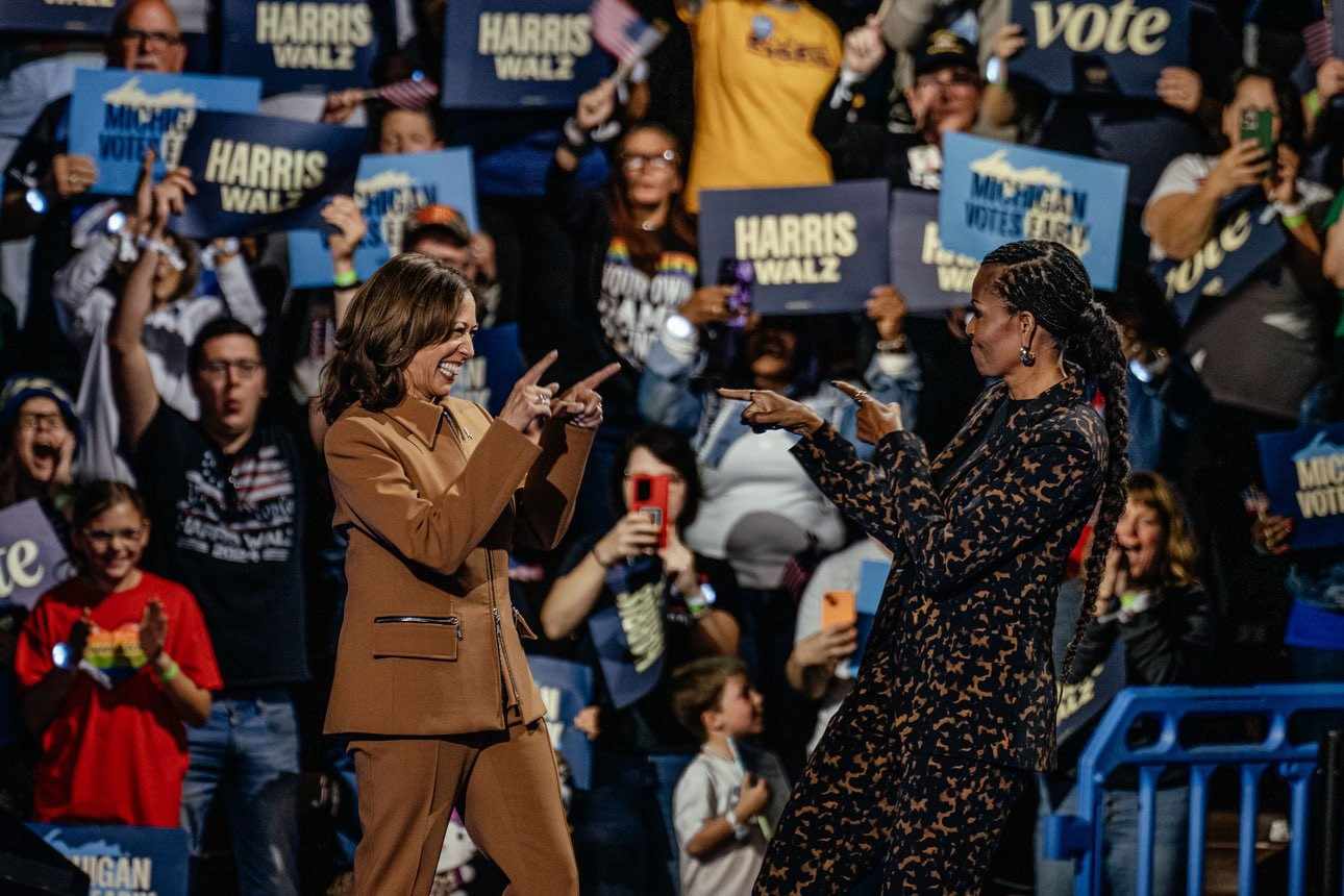 The Former First Lady Michelle Obama Says Voting For Donald Trump Is A ...